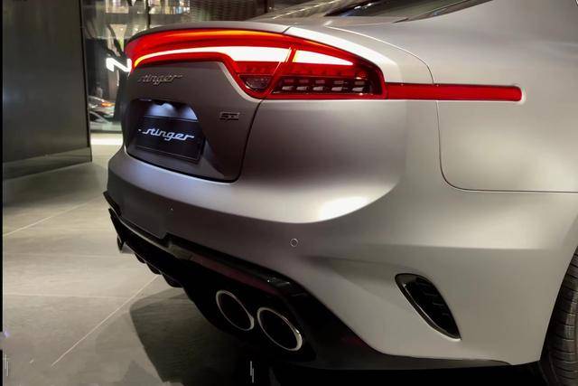 “毒刺”即将落幕！实拍起亚斯汀格致敬版，3.3T+8AT，限量1000台_搜狐汽车_搜狐网