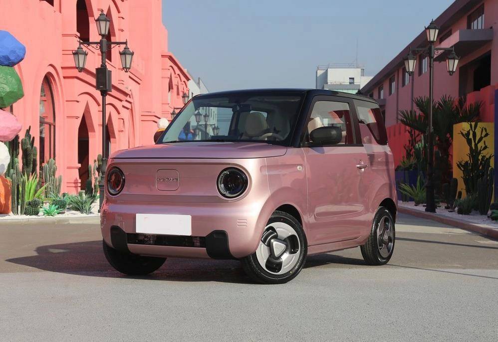 2023款吉利熊猫MINI新春版，同样5.58万，比热销MIniEV多5样配置_搜狐汽车_搜狐网