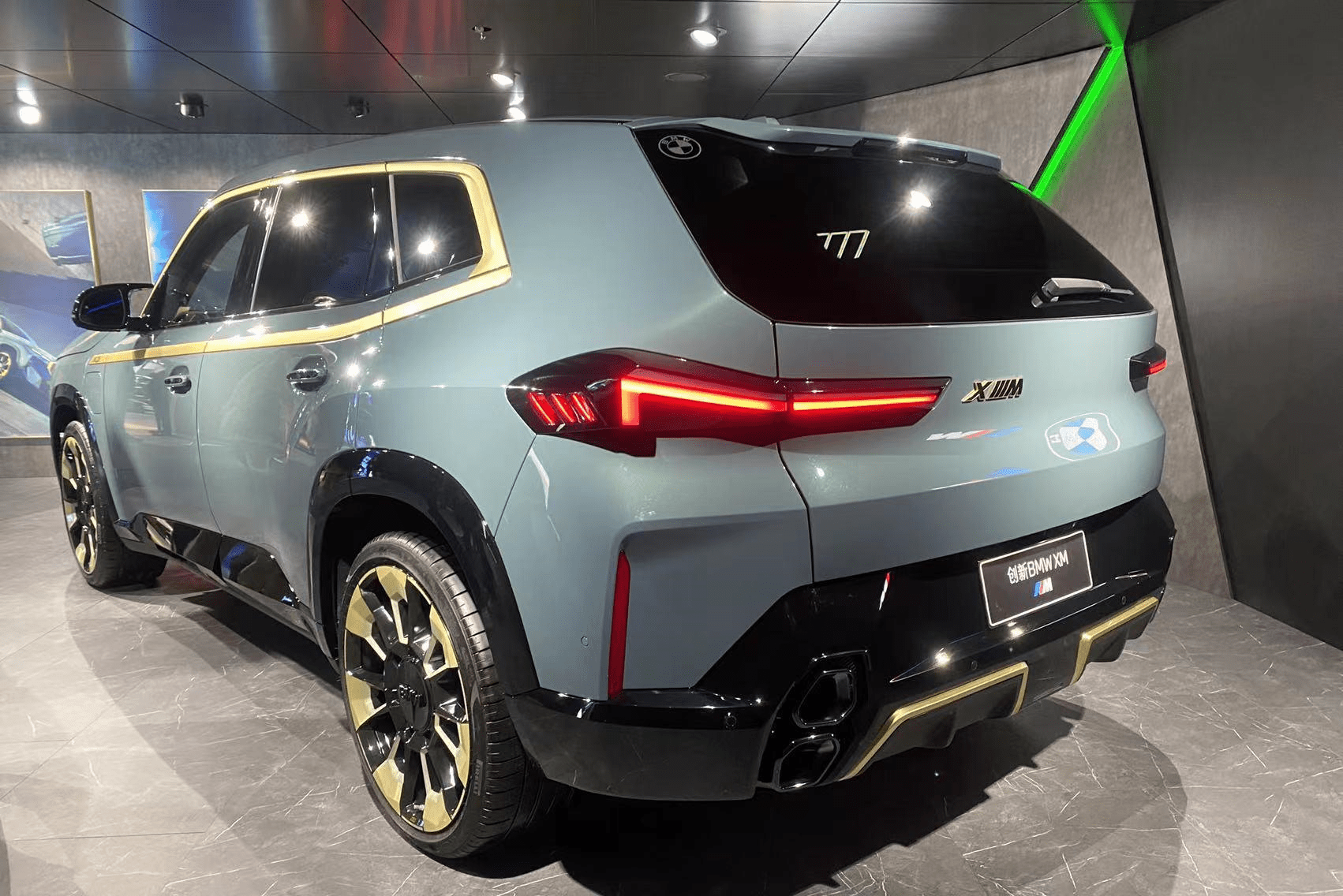 宝马XM亮相广州车展，定位大型旗舰SUV，搭载插电式混动技术_搜狐汽车_搜狐网