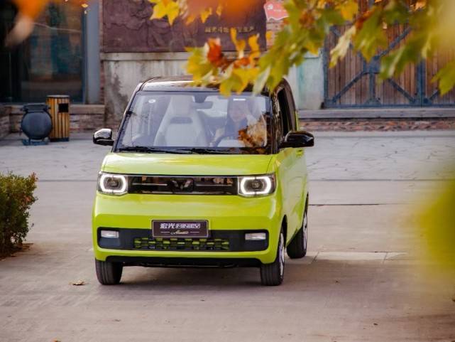 宏光MINIEV和QQ冰淇淋哪个好？懂车小编帮你对比一下_搜狐汽车_搜狐网