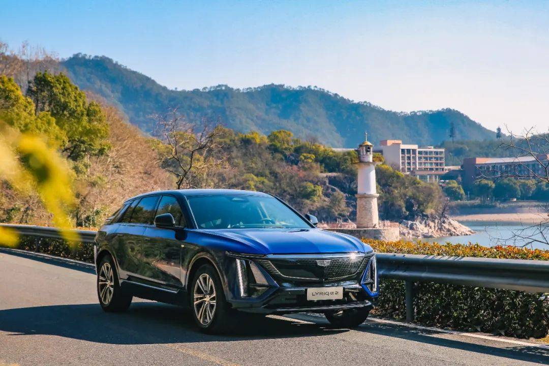 重塑豪华纯电SUV价格体系，凯迪拉克LYRIQ锐歌双电机版来袭！_搜狐汽车_搜狐网