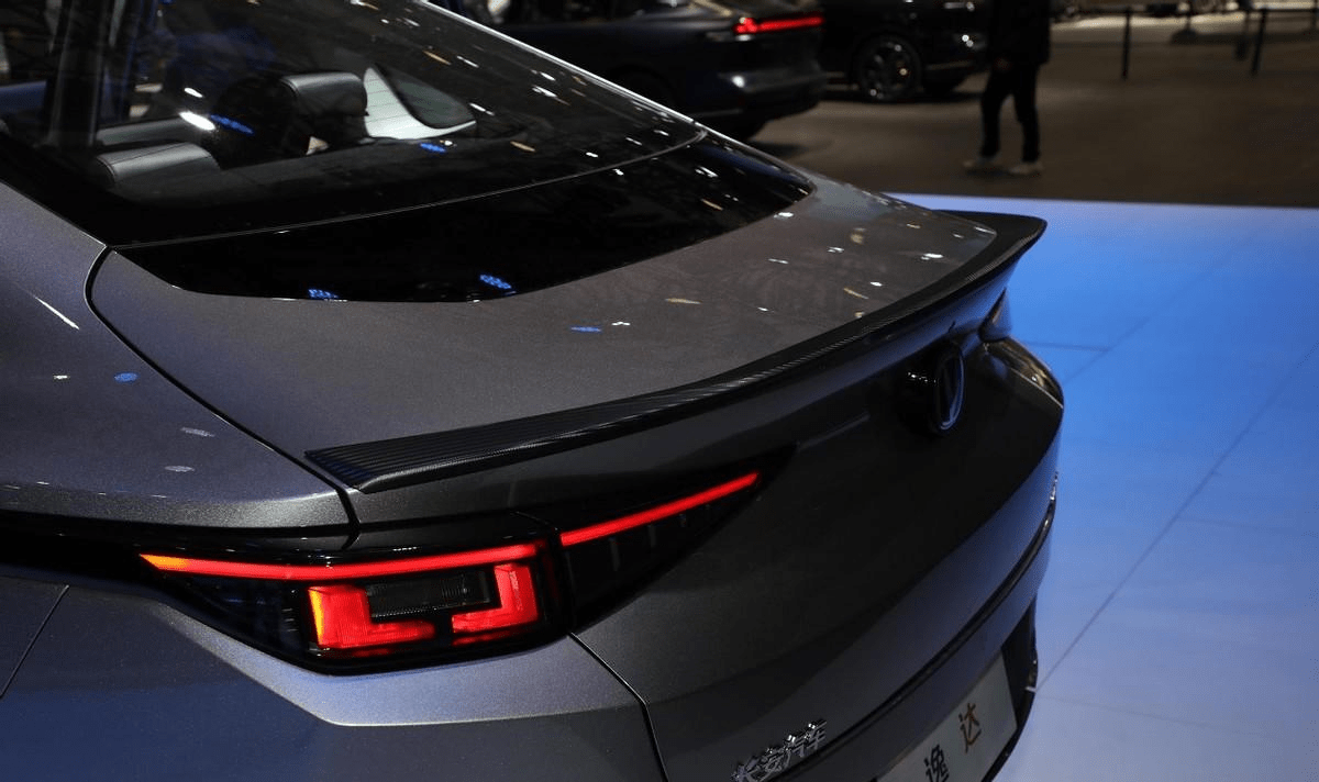 长安逸达搭载1.5T动力，轴距2765mm，能“打压”速腾？_搜狐汽车_搜狐网