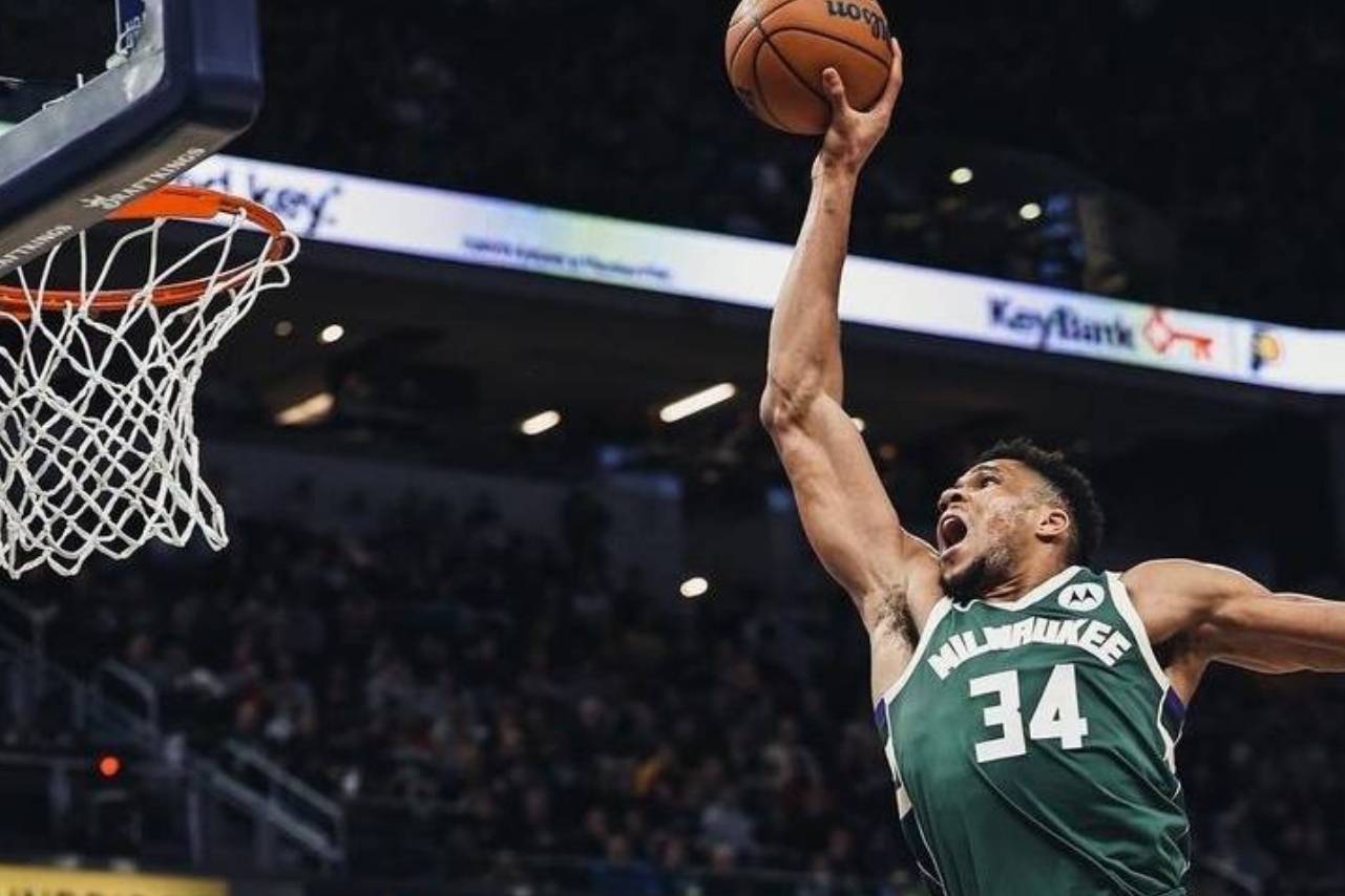 字母哥50+13霍勒迪17+7+6，鹈鹕八连败_阿德托昆博_篮板_第一节