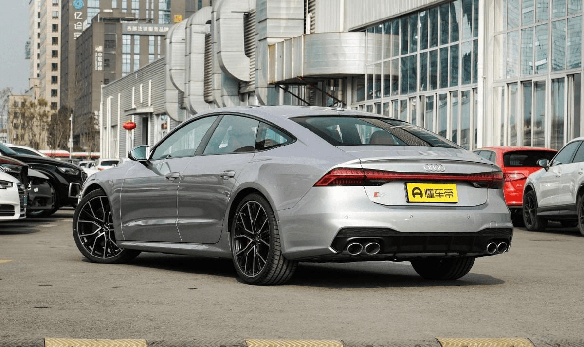 103.28万！奥迪S7搭载2.9T V6发动机+8AT，每月养车费用4170元？_搜狐汽车_搜狐网