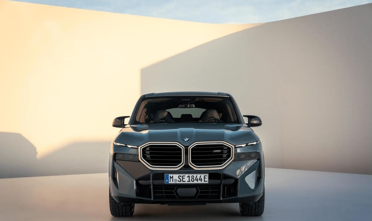 售价230万元，搭载4.4T插混系统，宝马旗舰SUV XM正式上市_搜狐汽车_搜狐网