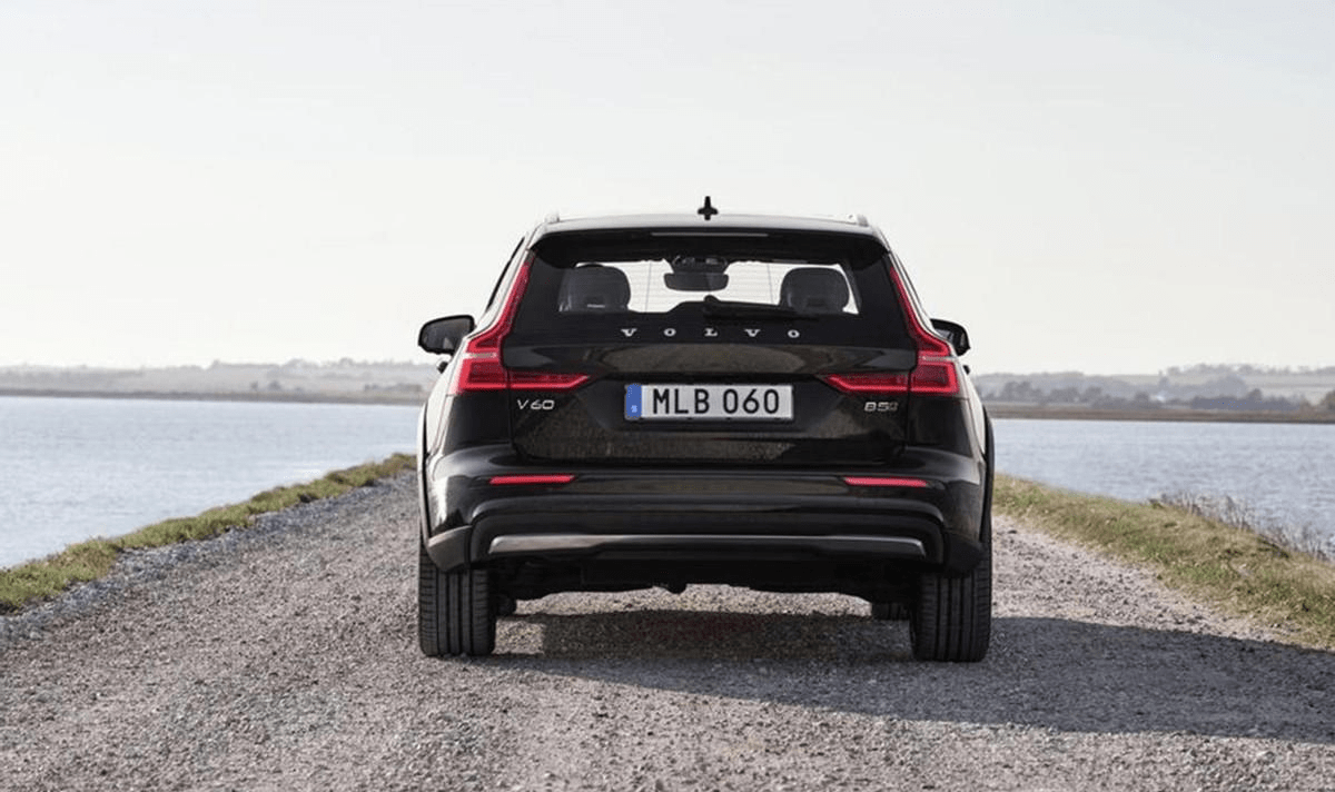 定位中型车，搭载2.0T+7挡湿式双离合，解析旅行车沃尔沃V60_搜狐汽车_搜狐网