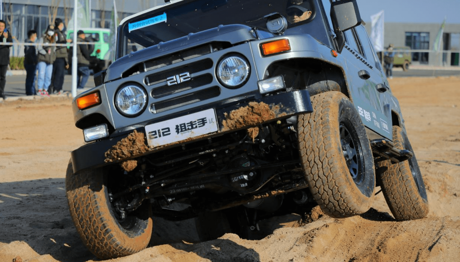 老“古董”级SUV！起售不到10万，三种动力，2.4T硬派越野，帅！_搜狐汽车_搜狐网