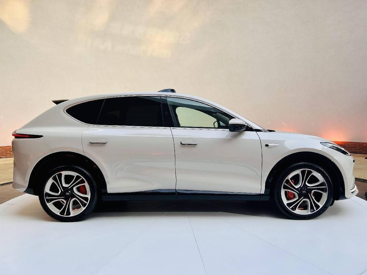 车长超5米，26.3英寸巨屏，大5座SUV智己LS7售30.98万起_搜狐汽车_搜狐网