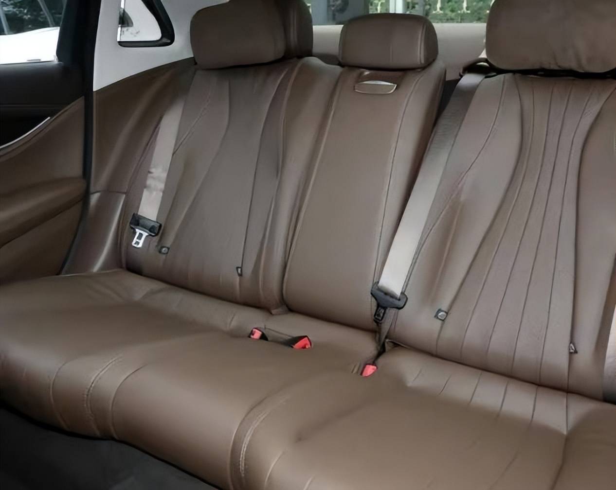 价格亲民,尺寸差不多,销量差的沃尔沃S90真不如BBA同级？横评奉上_搜狐汽车_搜狐网