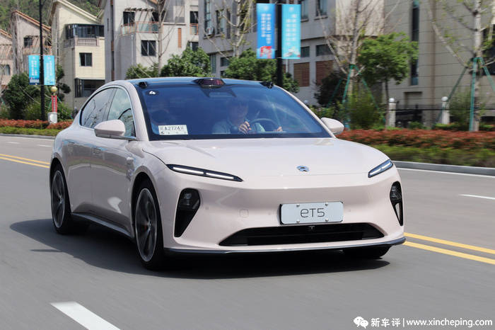 60万的ET5，能跑1000km？蔚来半固态电池暑期上线_搜狐汽车_搜狐网