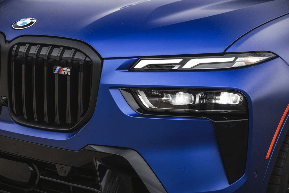 破百4.5秒，4.4T V8+8AT，内外大改，百万级新款宝马X7测评_搜狐汽车_搜狐网