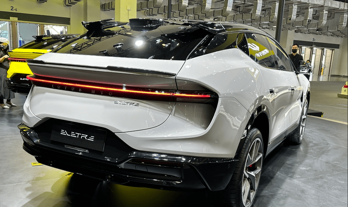 售价82.8万元起，路特斯Eletre亮相海口车展，百公里加速2.9秒_搜狐汽车_搜狐网