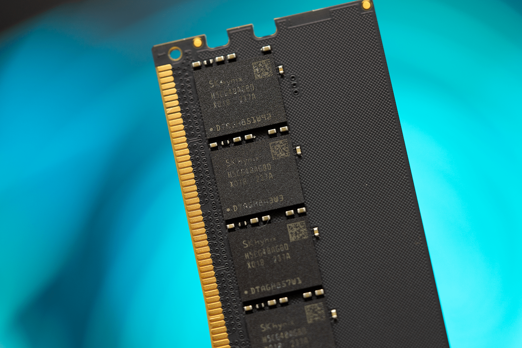 安全下车，超6800MHz ，799元32GB的金百达DDR5内存是什么水平？_搜狐汽车_搜狐网