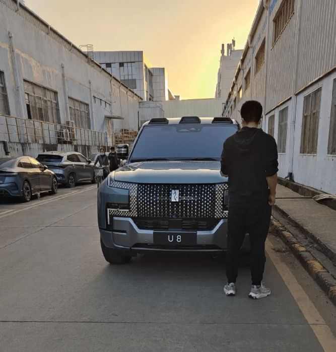 仰望U8无伪装实车曝光，外观霸气内饰科技，预计第三季度上市_搜狐汽车_搜狐网