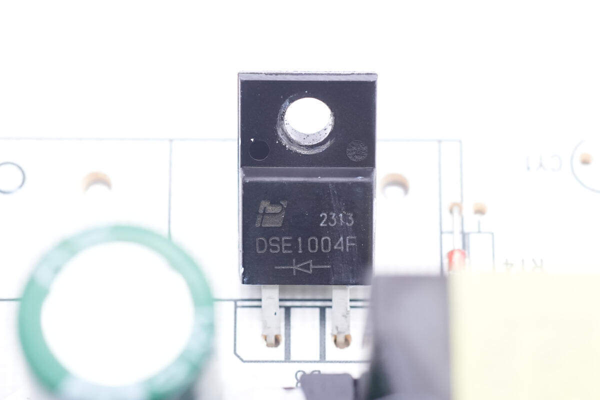 有EMI电路算好了？没有对比就没有伤害，新日109W锂电充电器拆解_搜狐汽车_搜狐网