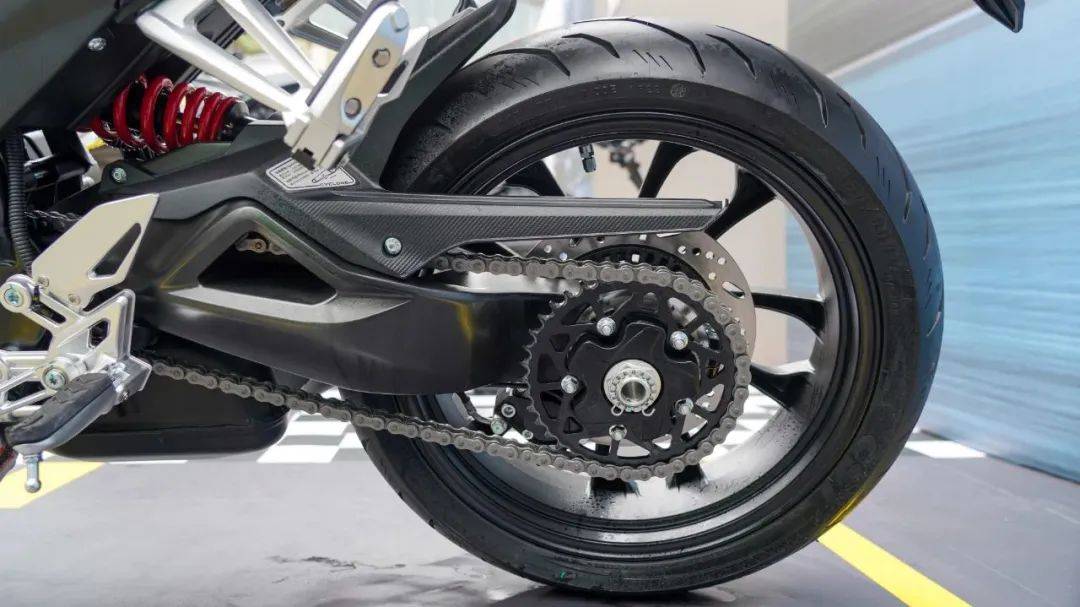 31980元的赛科龙RC401赛道版多项硬核升级，对标竞品有何优劣？_搜狐汽车_搜狐网