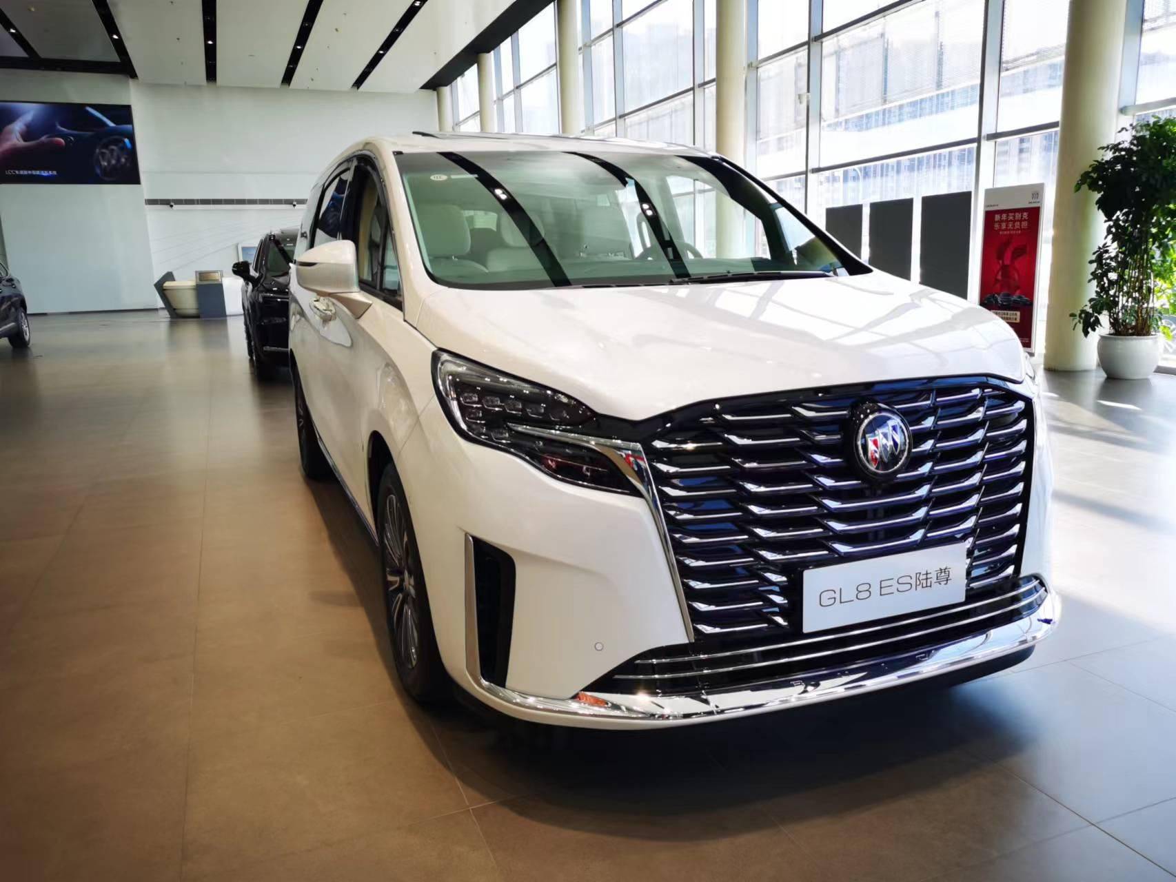 30万级别家庭MPV的王者对决，赛那 Vs GL8谁胜出？_搜狐汽车_搜狐网