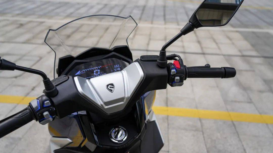 运动还是通勤？实拍16280的RT1和17980的UHR150，如何选？_搜狐汽车_搜狐网