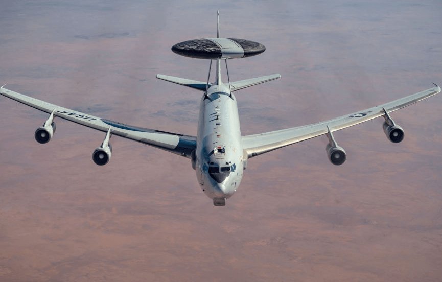 美军E-3预警机开始退役，曾被美军司令抱怨，“看不见歼-20”_手机搜狐网