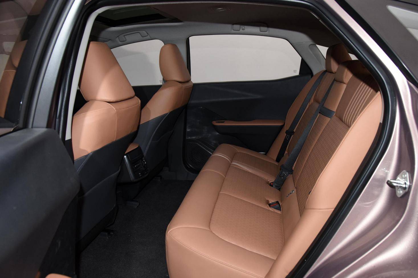 大空间纯电轿车，丰田bZ3售16.98万起，和比亚迪秦PLUS价位重叠_搜狐汽车_搜狐网