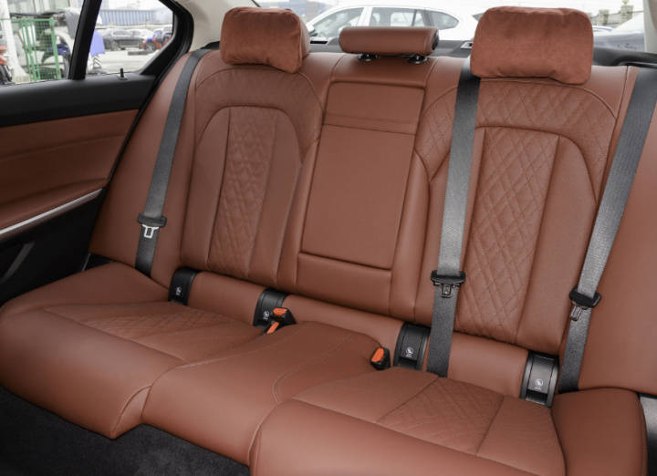 30万级豪华纯电轿车如何选？蔚来ET5对比宝马i3_搜狐汽车_搜狐网