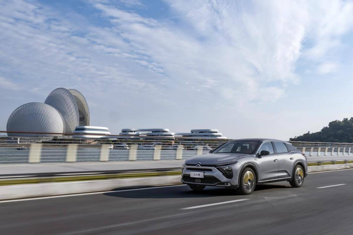 12W的C6没抢到？入门即豪华的凡尔赛C5 X一样真香_搜狐汽车_搜狐网