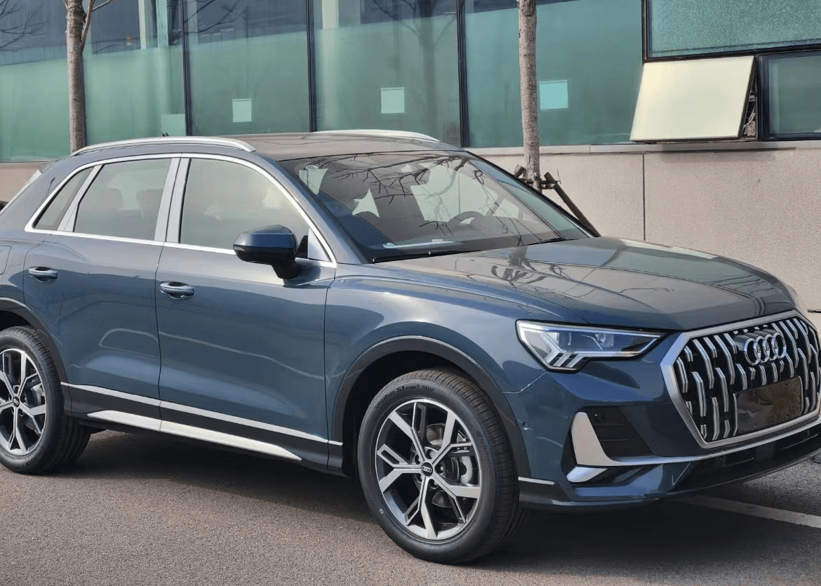 新款奥迪Q3实车现身，“撞脸”Q6，换球头挡把，1.5T取代1.4T_搜狐汽车_搜狐网
