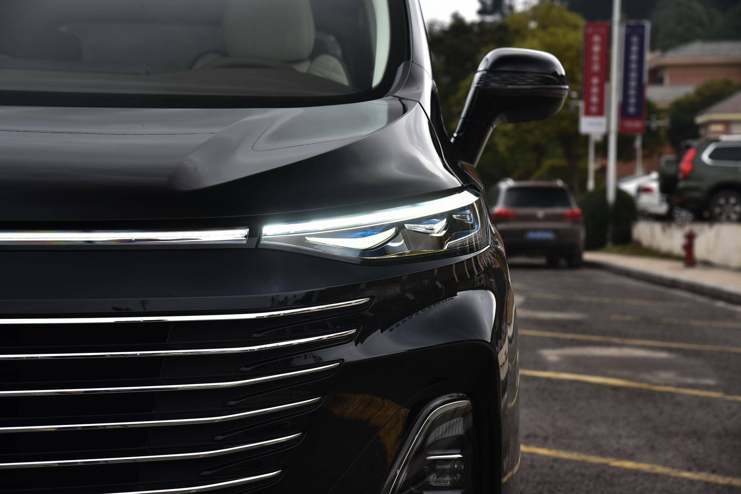 搭载2.0T+8AT，一汽奔腾M9开启预售，23.58万元起_搜狐汽车_搜狐网