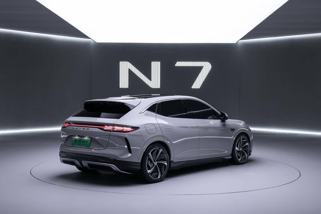 猎跑SUV势不可挡，腾势N7引领纯电SUV设计 2.0时代_搜狐汽车_搜狐网