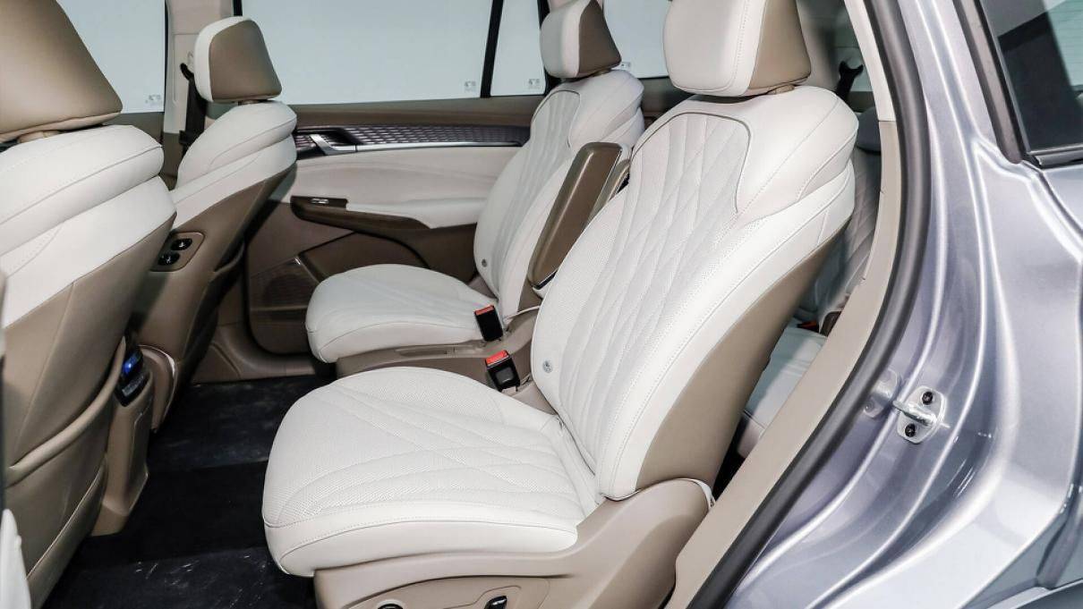 标配47英寸屏幕的6座SUV！荣威RX9你会怎么选？_搜狐汽车_搜狐网