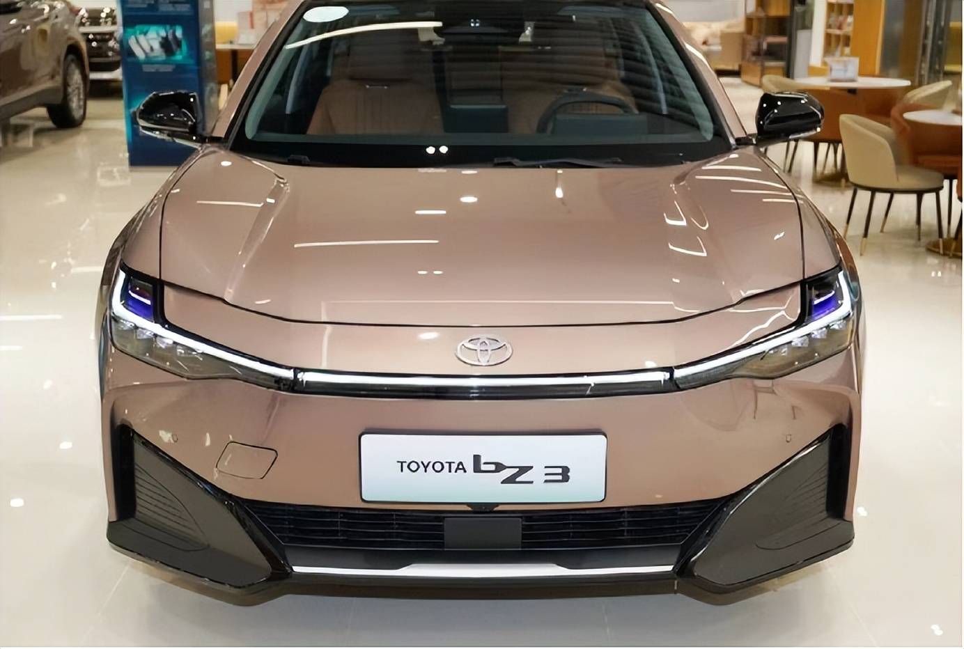 比亚迪技术加持，刚上市就降价，到店体验丰田bZ3，这9个点请注意_搜狐汽车_搜狐网