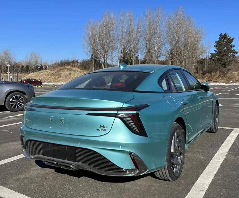 红旗新轿跑H6再度露面，酷炫颜值，轴距2米92，带252马力+爱信8AT_搜狐汽车_搜狐网