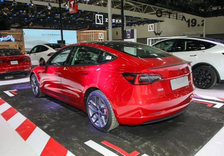25万如何选新能源车？小鹏P7i对比特斯拉Model 3_搜狐汽车_搜狐网