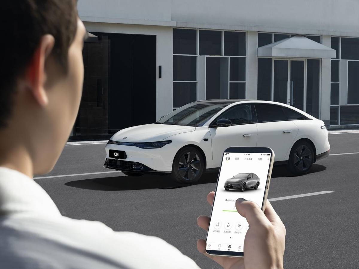 15w选零跑C01还是秦PLUS EV？从智能化角度分析_搜狐汽车_搜狐网