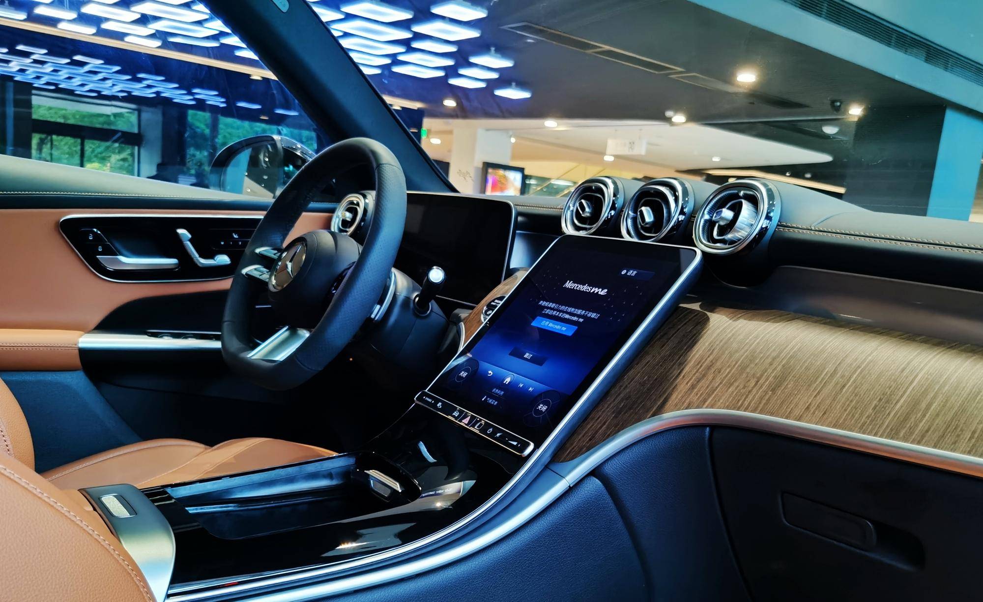 奔驰下一棵“摇钱树”？全新GLC L实拍：不装了，出7座王炸！_搜狐汽车_搜狐网