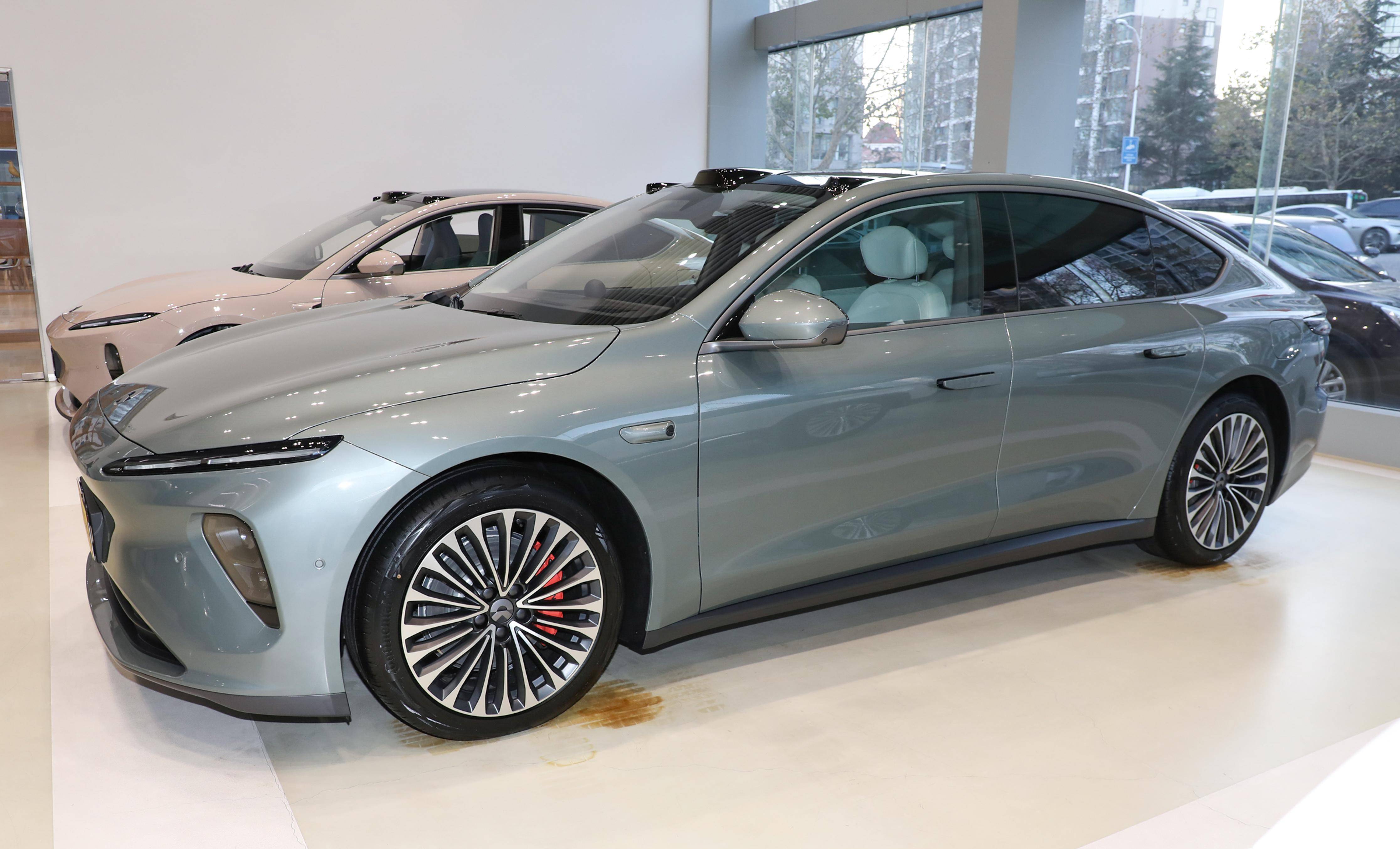 指导价45.80万的2023款 75kWh版蔚来ET7为何卖得这么贵_搜狐汽车_搜狐网