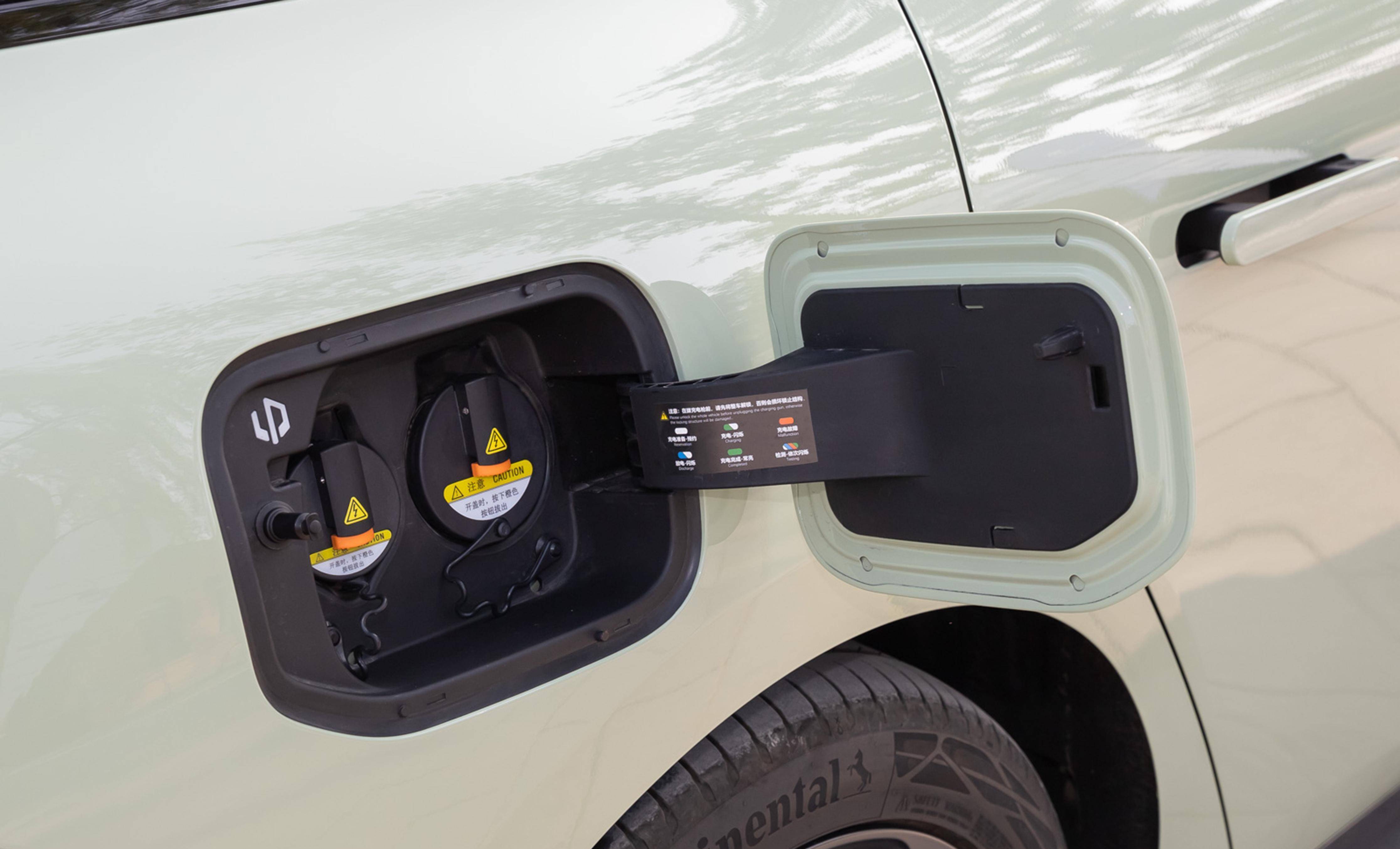 售14.98万起，配置提升价格下调，2023款零跑C01正式上市_搜狐汽车_搜狐网