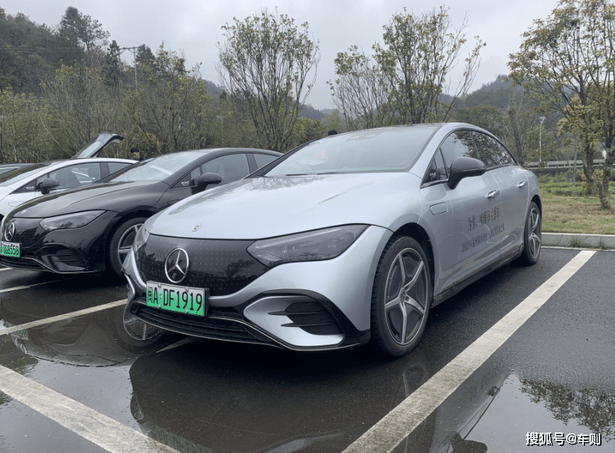 超700km试驾奔驰EQE：擅长高速极限飙车，魅力不止于后轮转向_搜狐汽车_搜狐网