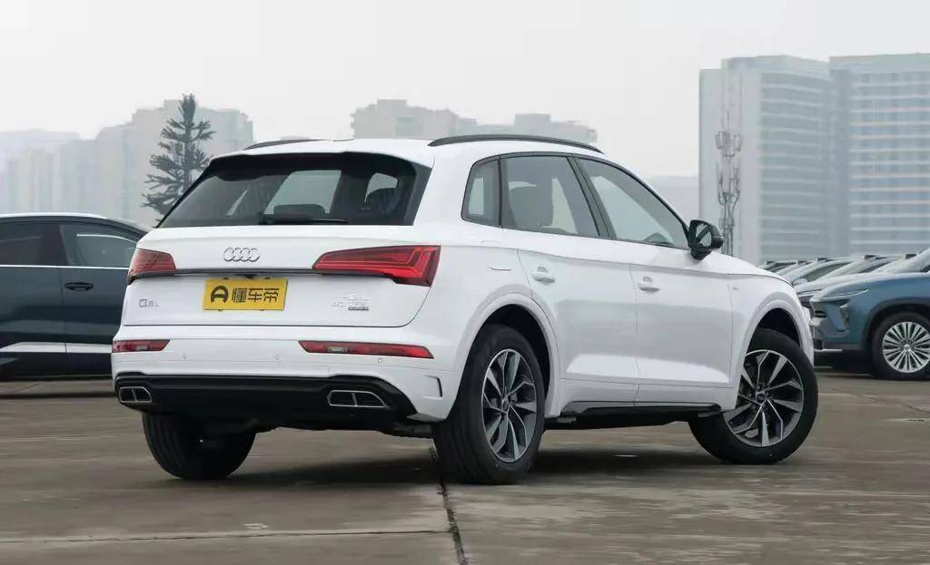 2023款奥迪Q5L上市，39.75万起售，吐槽最多的是内饰_搜狐汽车_搜狐网