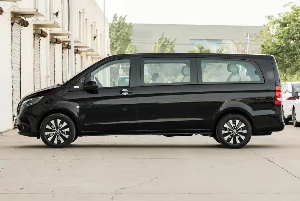 实拍奔驰威霆，车长超5米9，配2.0T+9AT动力，能否比肩别克GL8？_搜狐汽车_搜狐网