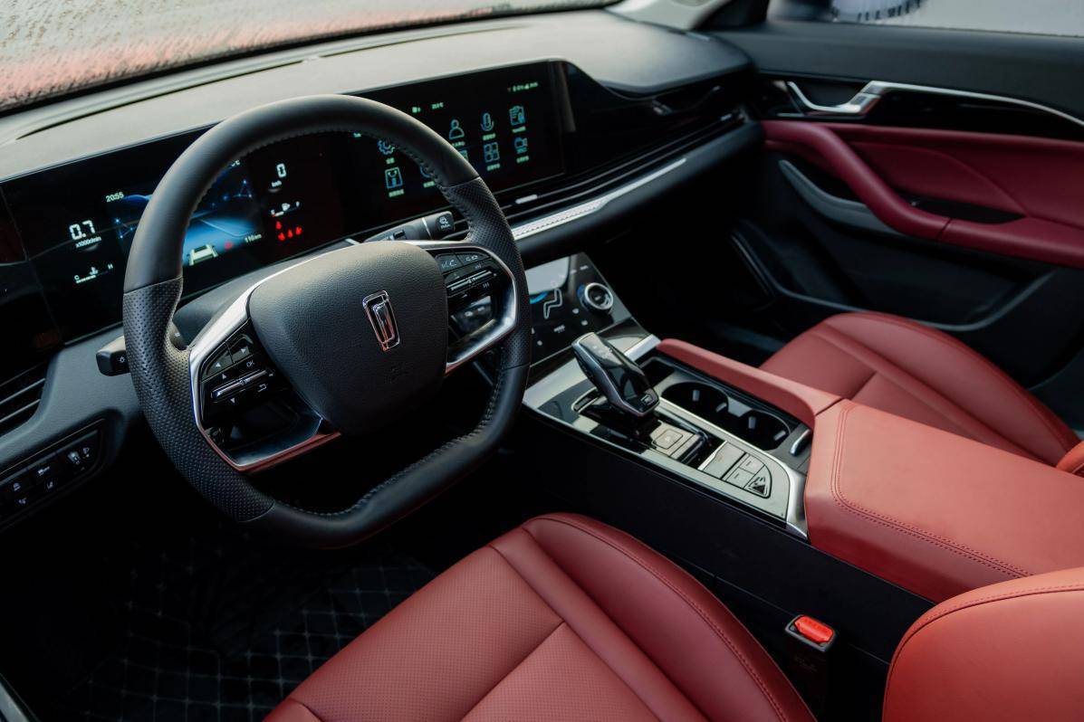 极具性价比的中型轿车，2022款奔腾B70车型攻略_搜狐汽车_搜狐网