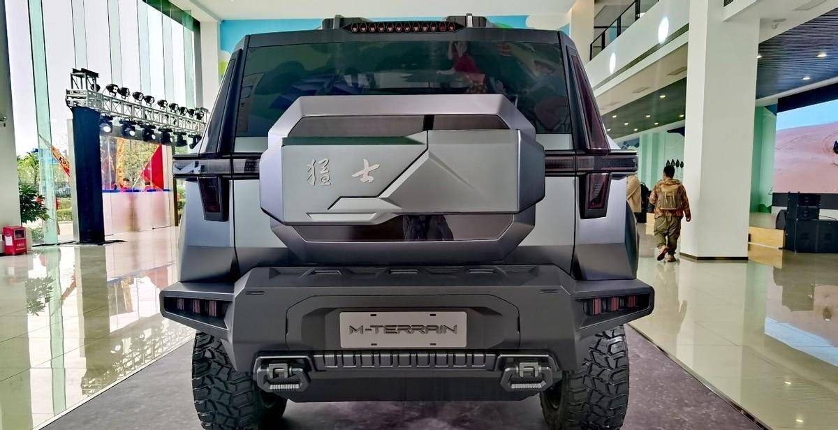 这两台即将上市的硬派越野车，猛士M-Terrain和仰望U8，你选谁？_搜狐汽车_搜狐网