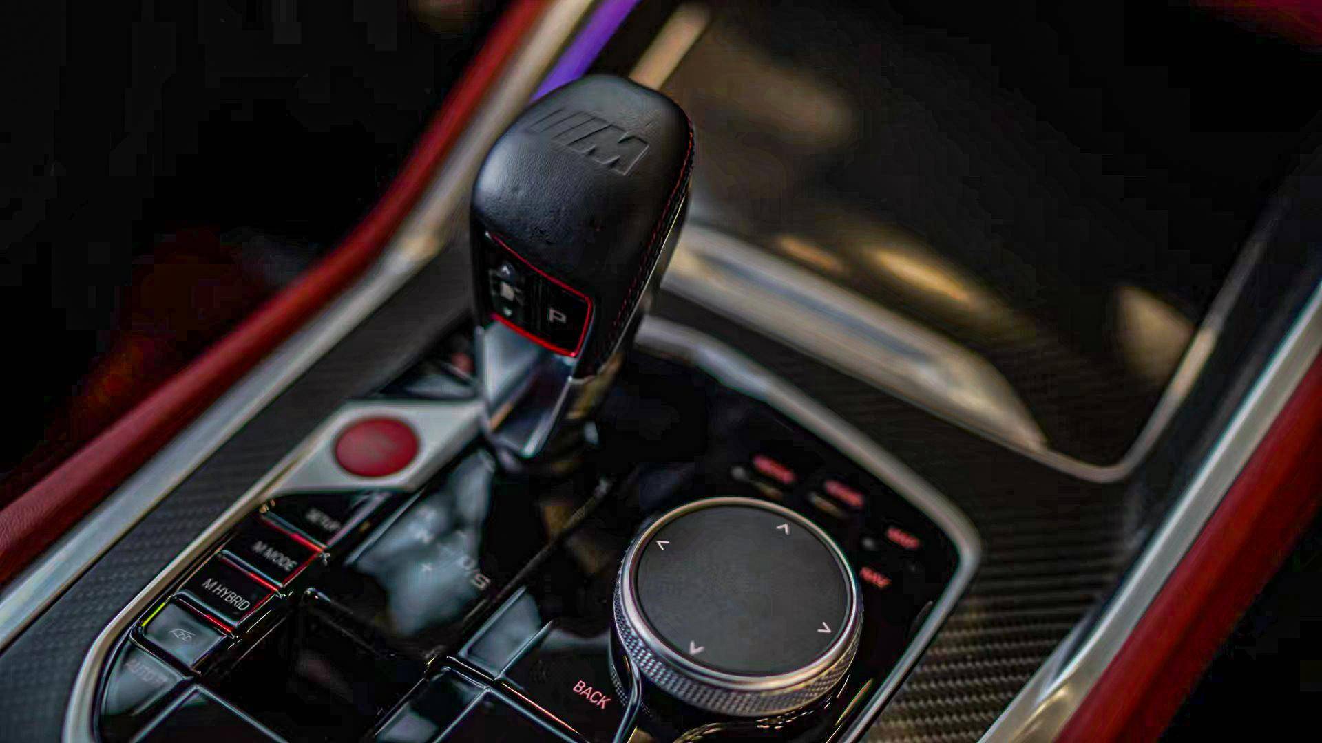 M系列旗舰SUV，4.4T插混系统，到店体验宝马XM，230万，值吗？_搜狐汽车_搜狐网