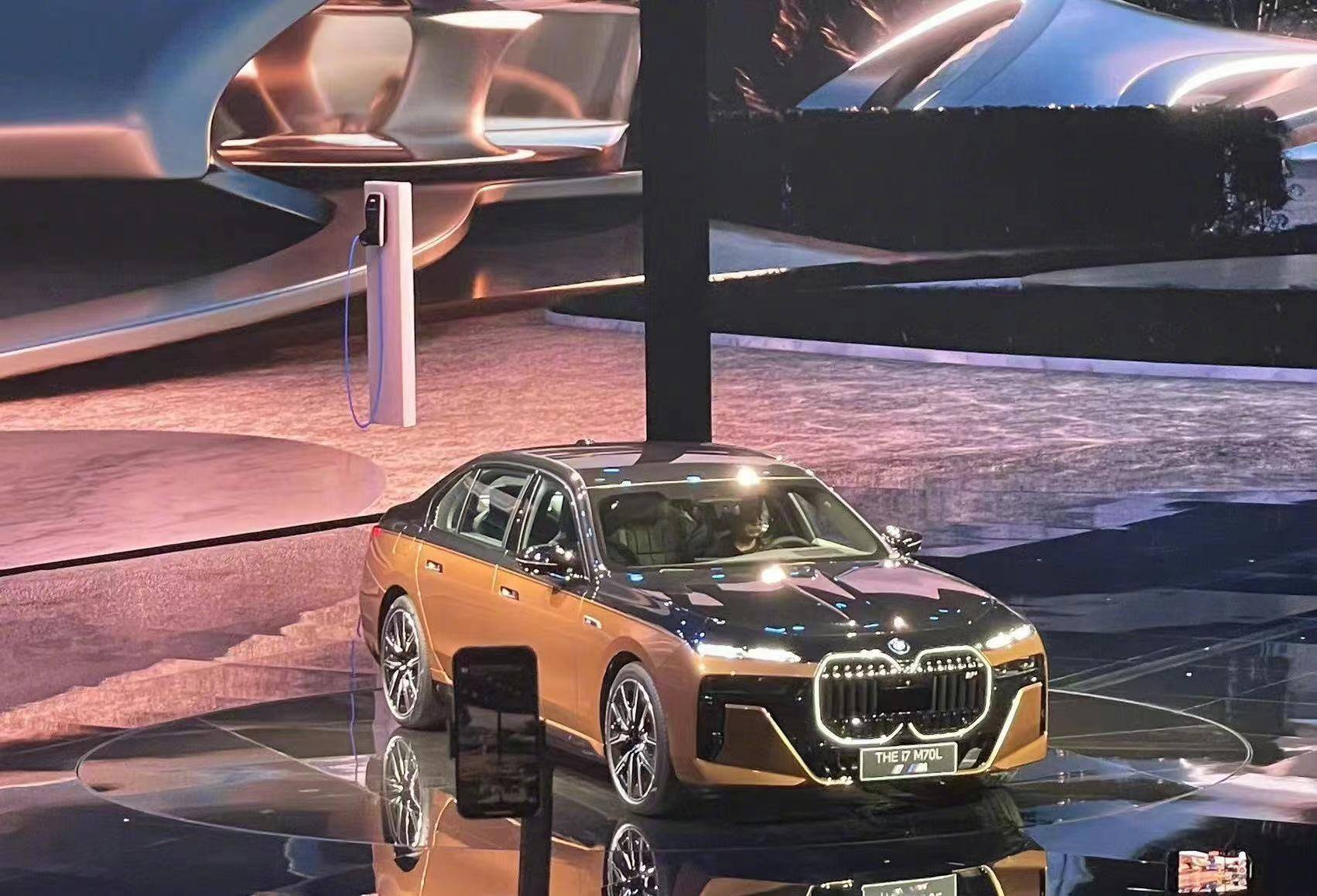 2023上海车展 | 宝马i Vision Dee与i7 M70L正式亮相_搜狐汽车_搜狐网