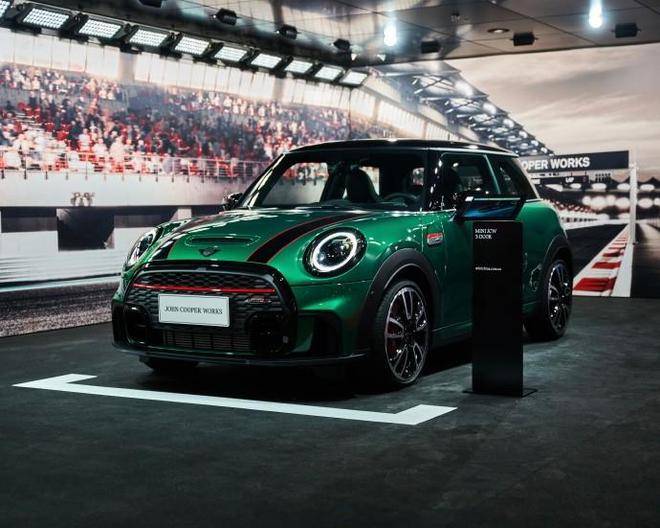 上海车展宝马MINI展台区别对待中外观众，崇洋媚外真的好吗？_搜狐汽车_搜狐网