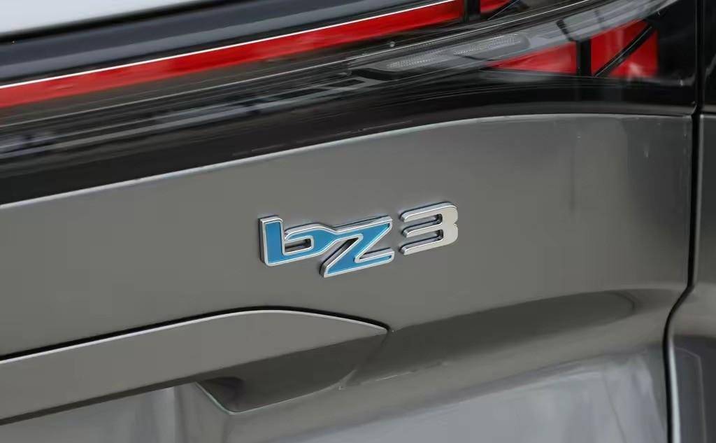 续航可达616km，配8气囊+轿跑外观，顶配不到20万，一汽丰田bZ3_搜狐汽车_搜狐网