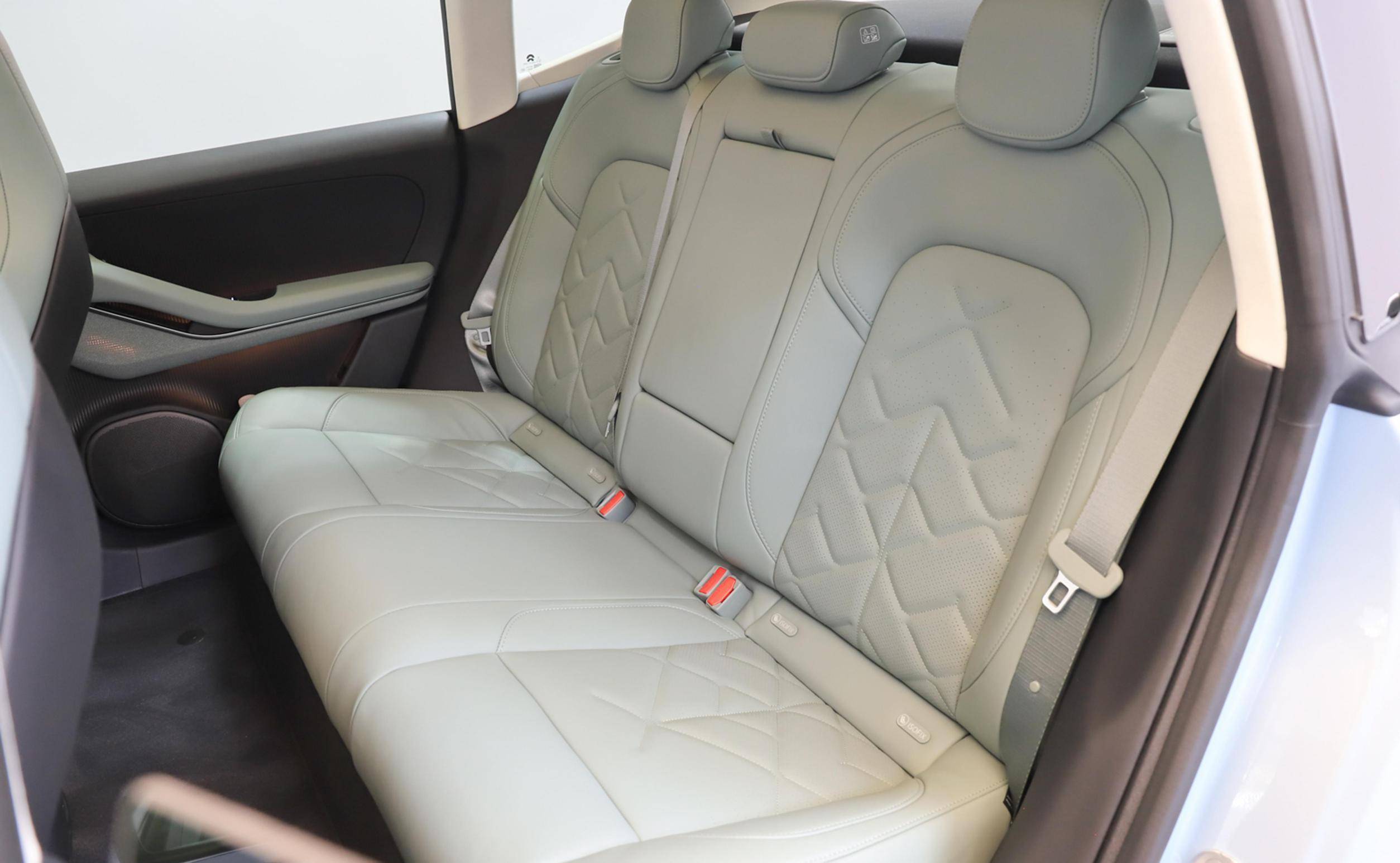 蔚来ET5：售价32.80万起！电动四驱！配490马力！值不值？_搜狐汽车_搜狐网