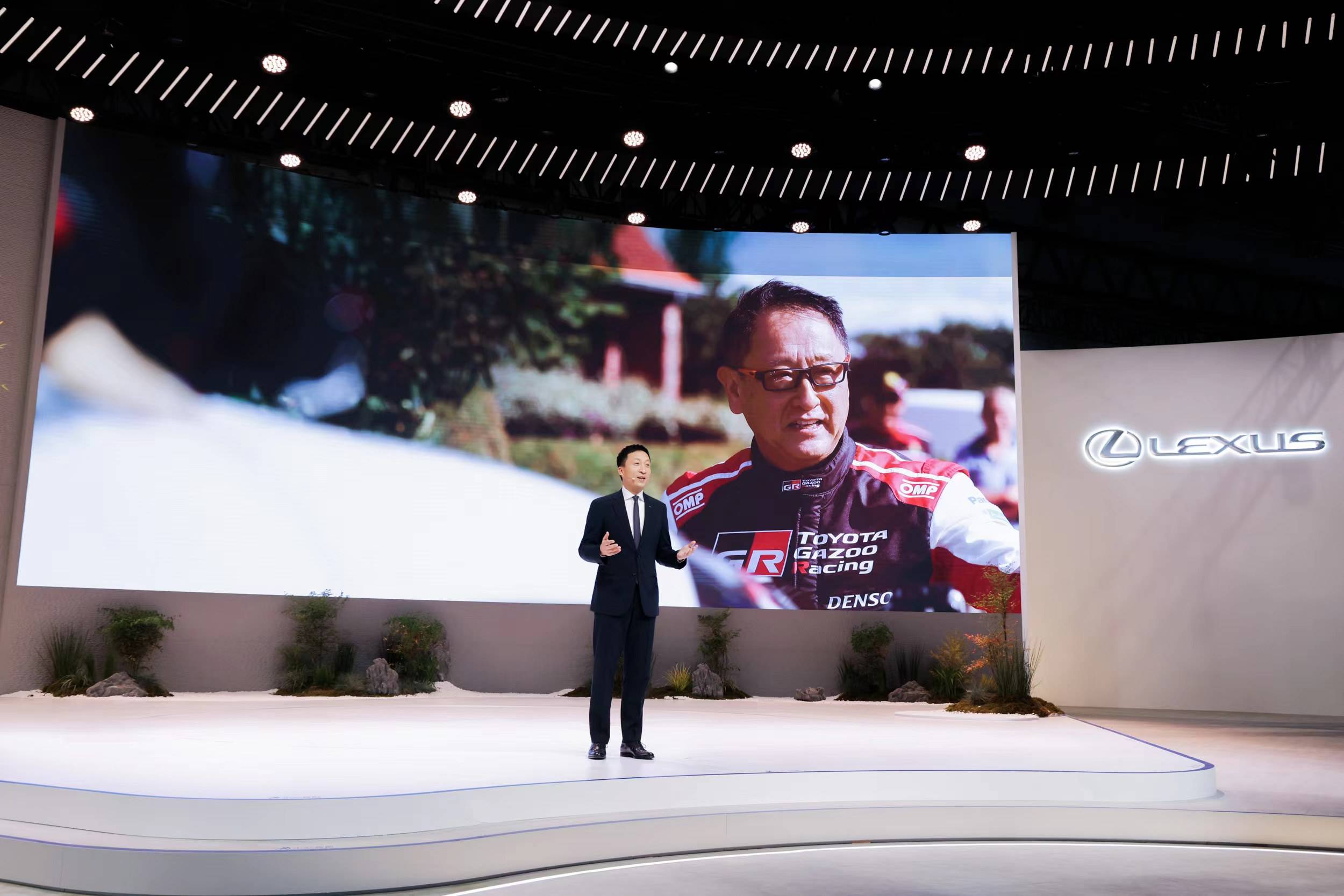 LEXUS雷克萨斯旗舰级豪华MPV全新一代LM全球首发_搜狐汽车_搜狐网