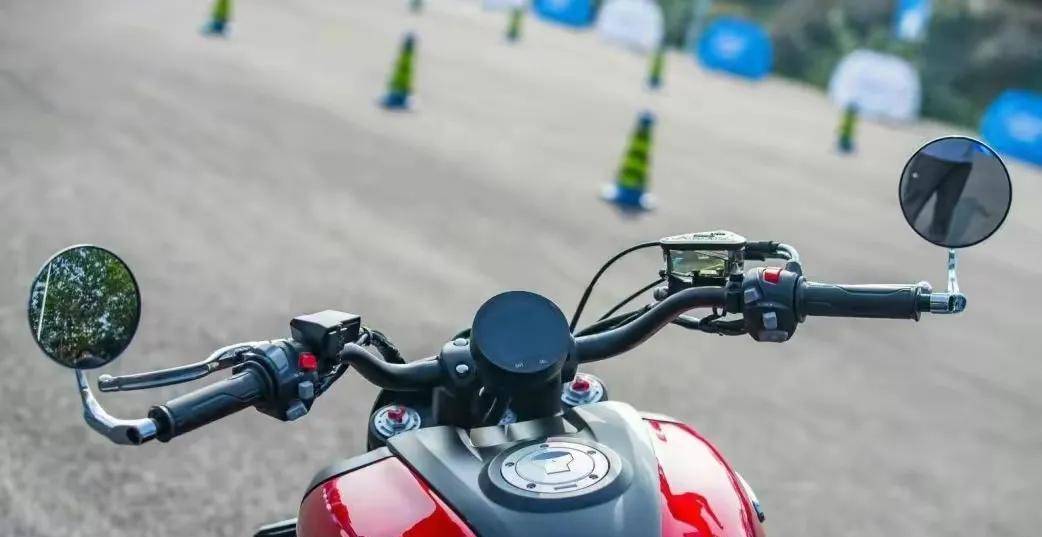 越玩越明白！力帆V600发布，采用V缸引擎_搜狐汽车_搜狐网