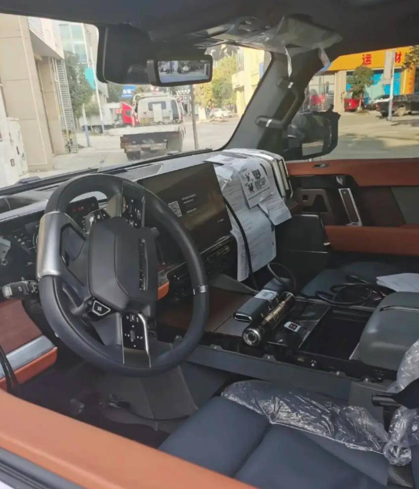 预售70万起！猛士917能和仰望U8竞争吗？纯电增程都有，外观硬派_搜狐汽车_搜狐网